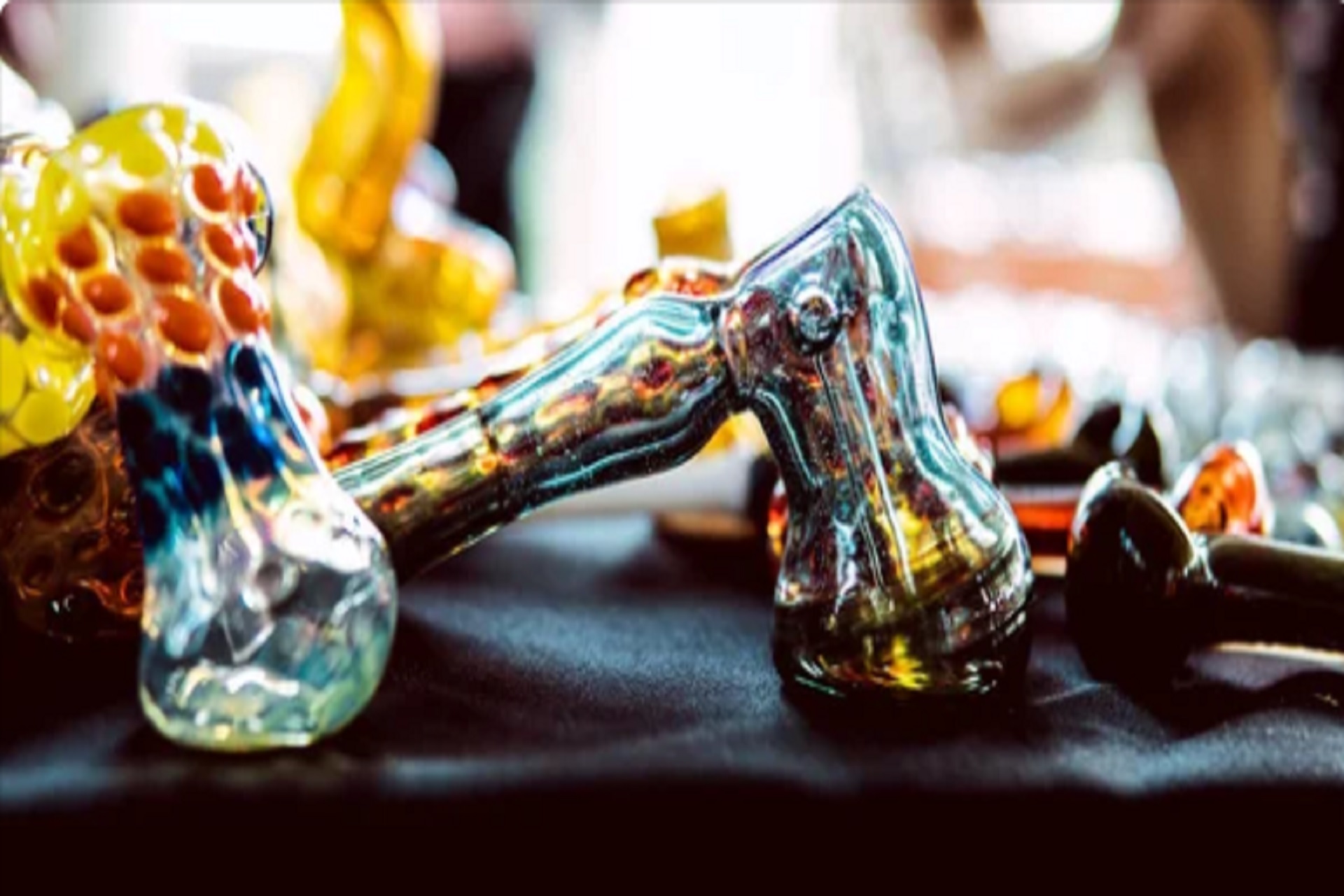 What are the Best Weed Pipes and Prices? | lookah